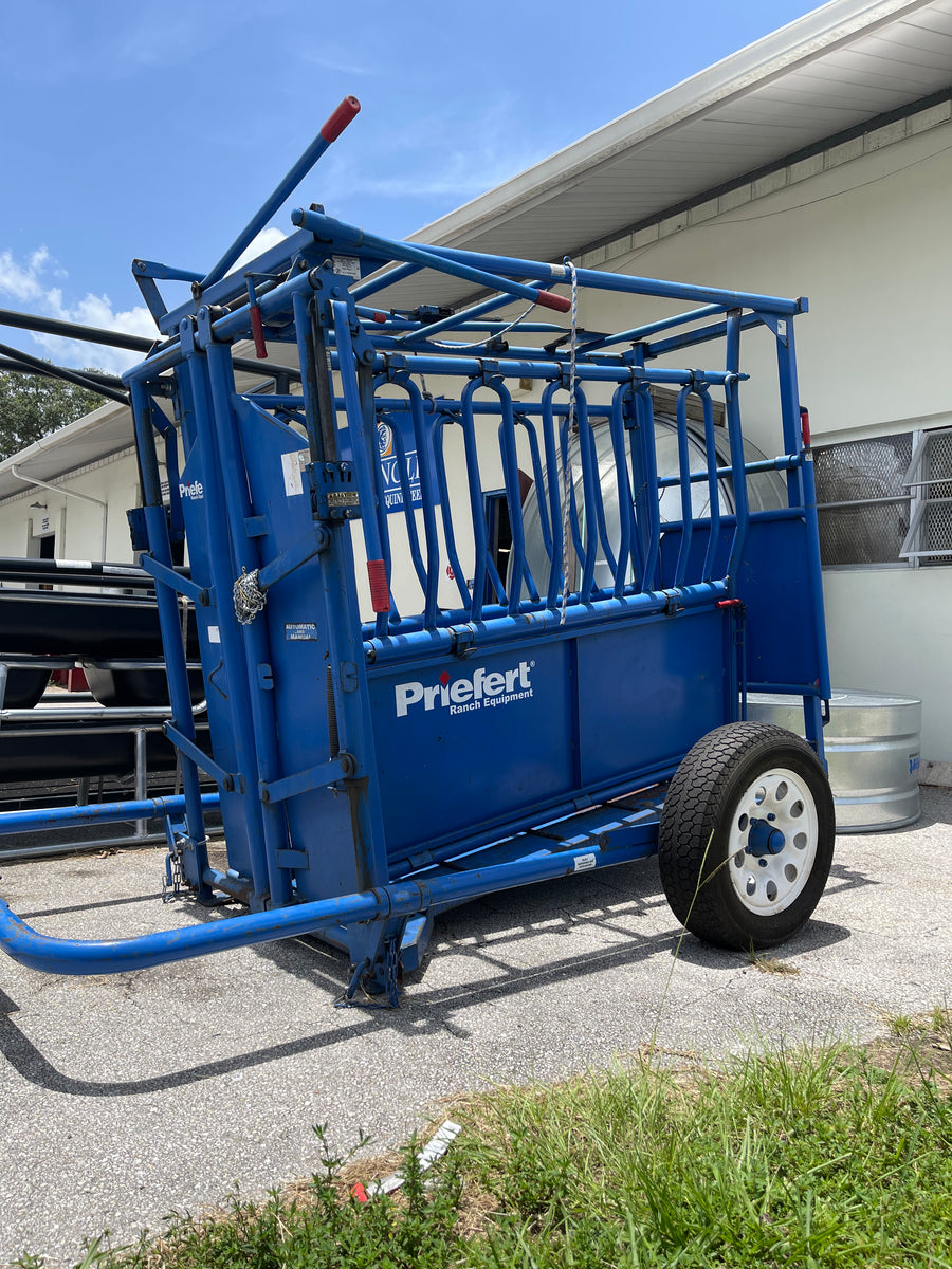 Priefert Squeeze Chute Rental – C&C Feed Store